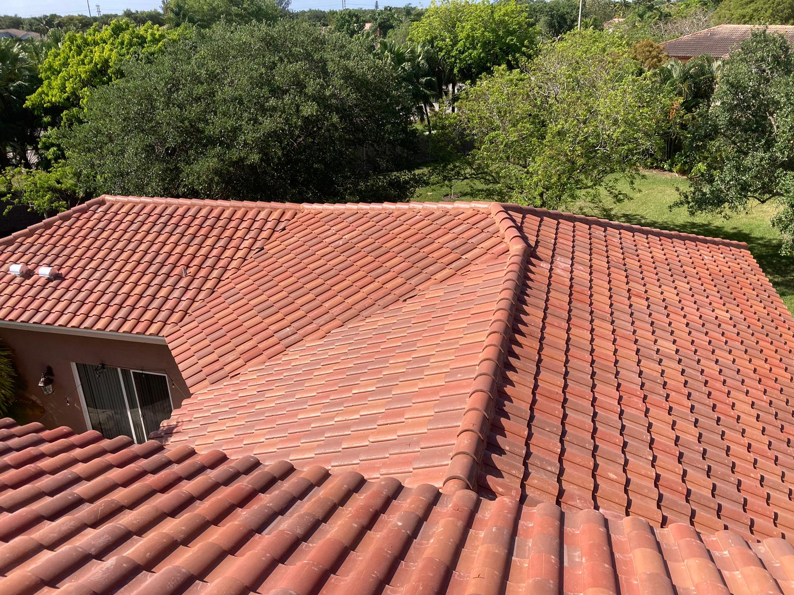 The Timeless Elegance of Tile Roofs: A Comprehensive Guide - Locktight ...